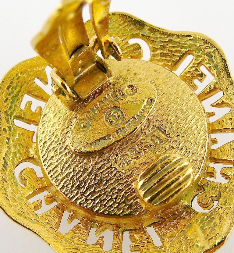 Chanel Vintage Cut Out Pearl Clip-On Earrings at 1stDibs