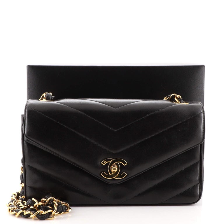 Chanel Vintage Envelope Flap Bag Chevron Lambskin Medium For Sale at ...