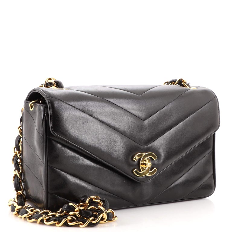 Chanel Vintage Envelope Flap Bag Chevron Lambskin Medium For Sale at ...