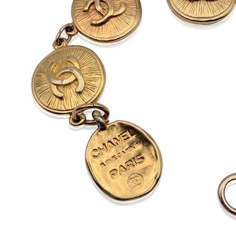Chanel Bracelet vintage à médaillons en métal doré avec logo CC - En ...
