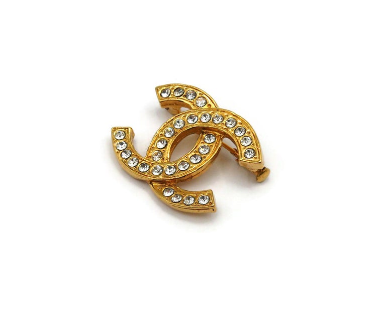 CHANEL Vintage Gold Tone Jewelled CC Brooch For Sale at 1stDibs