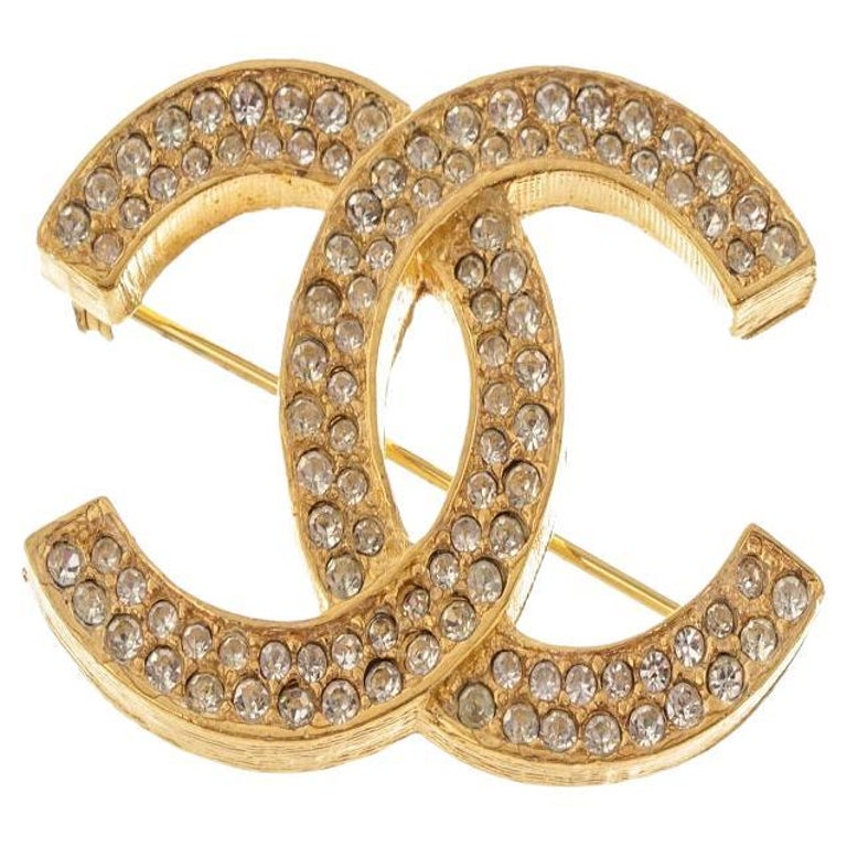 Chanel Vintage Gold-tone Metal CC Rhinestone Brooch For Sale at 1stDibs