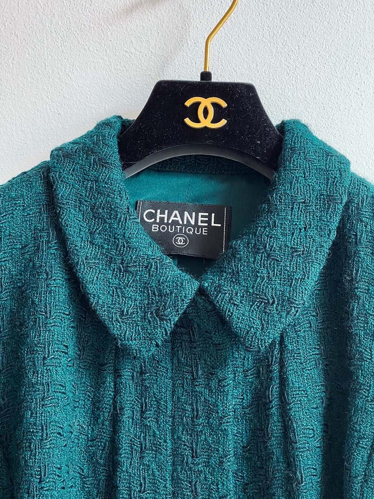 Chanel Vintage Green Tweed Jacket, France, 1990s For Sale at 1stDibs