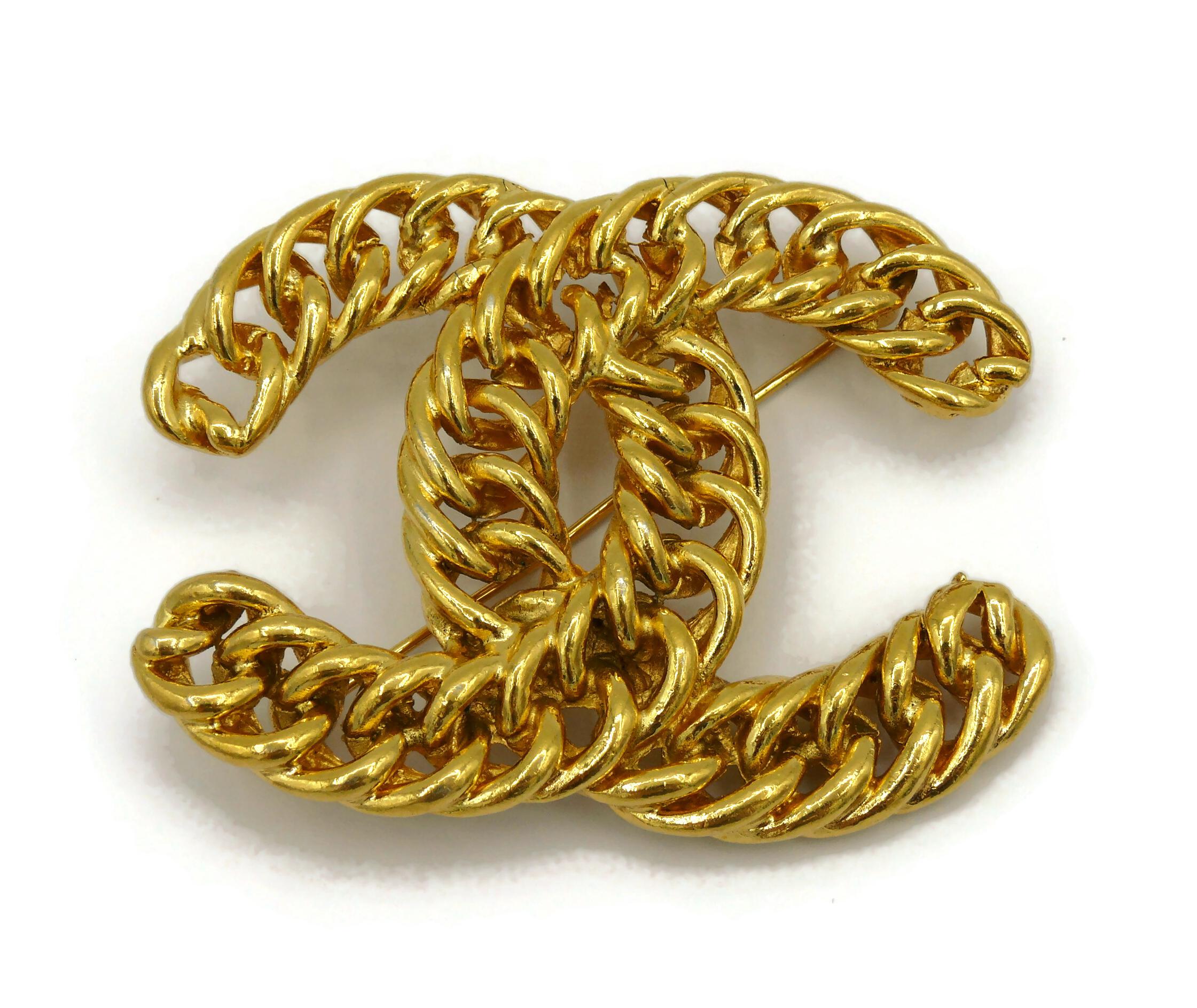 CHANEL Vintage Massive Iconic Gold Tone Curb Chain Logo Brooch For Sale ...