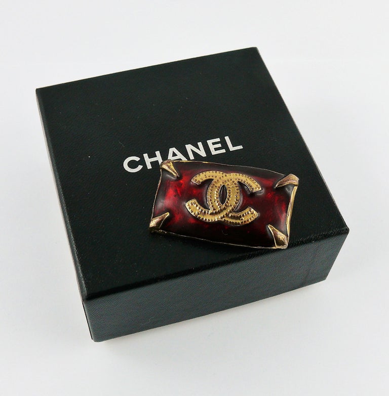 Chanel Vintage Red Enamel CC Logo Brooch at 1stDibs