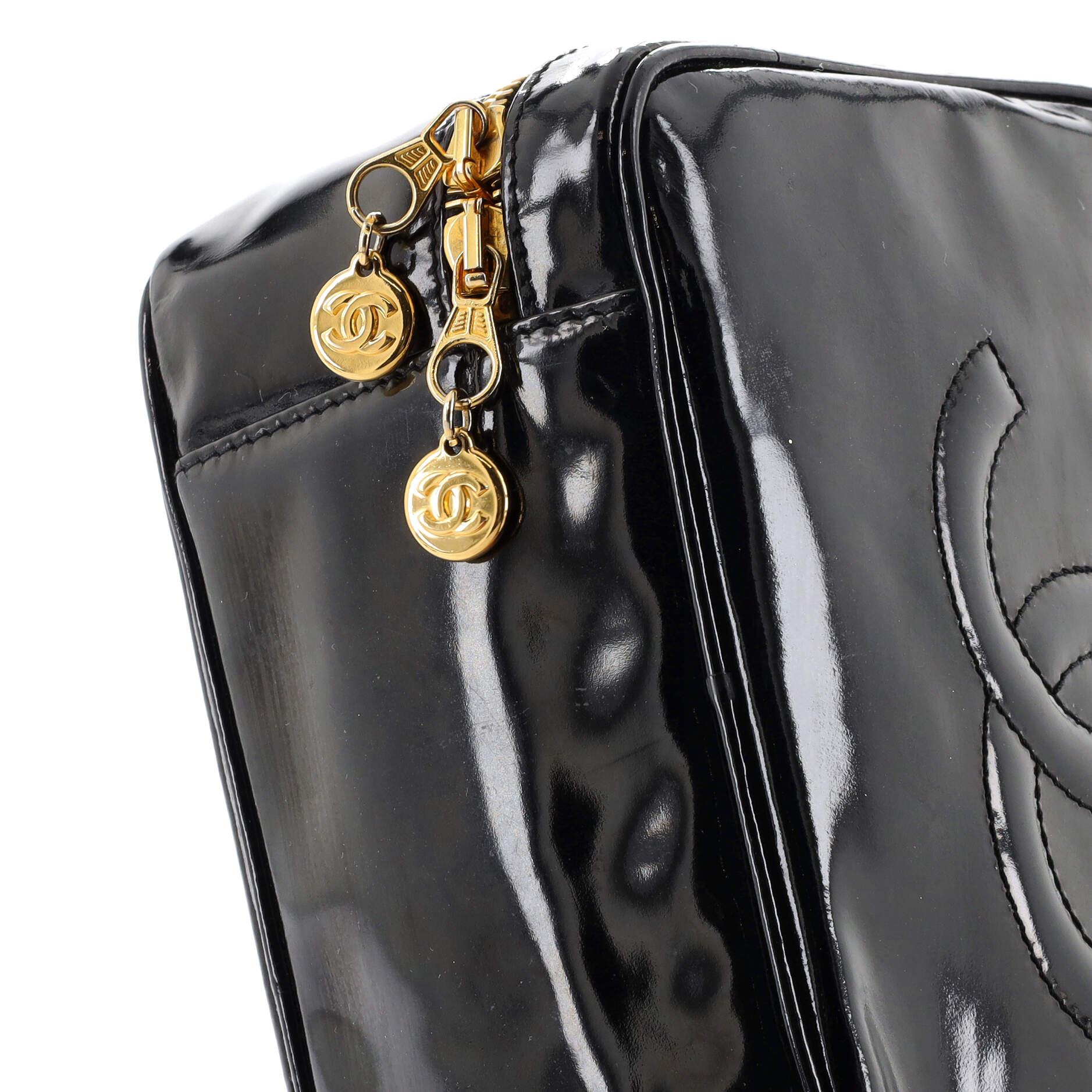 Chanel Vintage Timeless Zip Around Vanity Case Patent Mini For Sale at ...