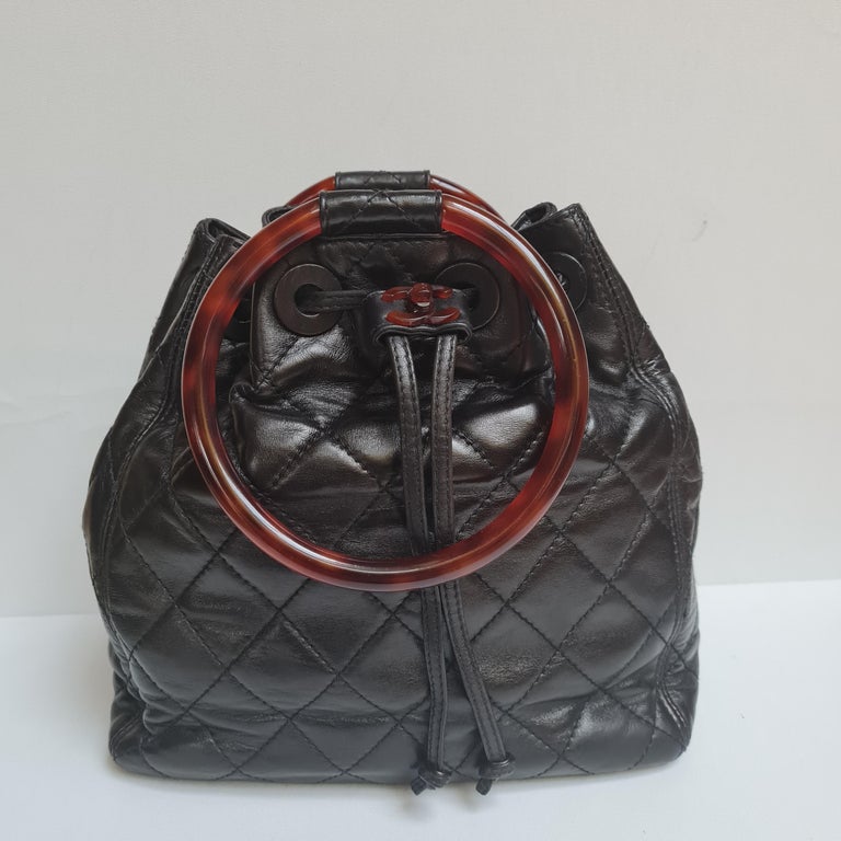 Chanel Vintage Tortoise Shell Handle Bucket Bag For Sale at 1stDibs