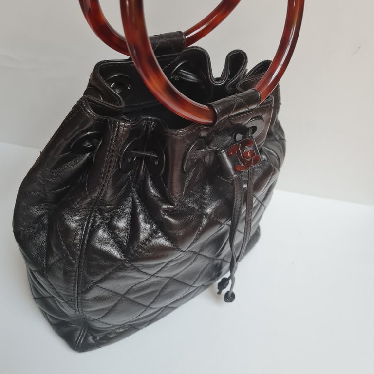 Chanel Vintage Tortoise Shell Handle Bucket Bag For Sale at 1stDibs