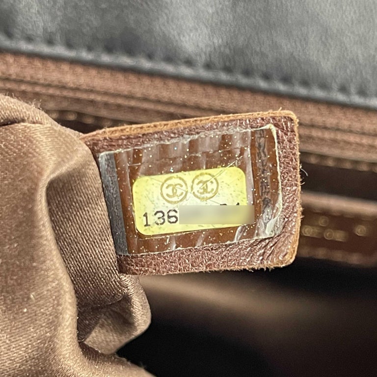 CHANEL Wave Quilted Black Calfskin Leather Maxi Flap Gold-tone Shoulder ...