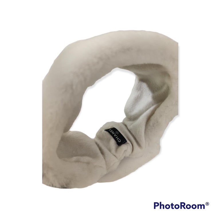 Chanel white cc logo in black sheepshin cashmere sash neck warmes at ...