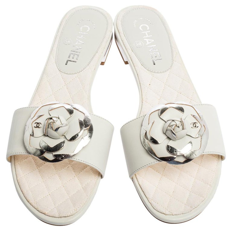 Chanel White Leather Camellia Embellished Flat Slides Size 39 at 1stDibs