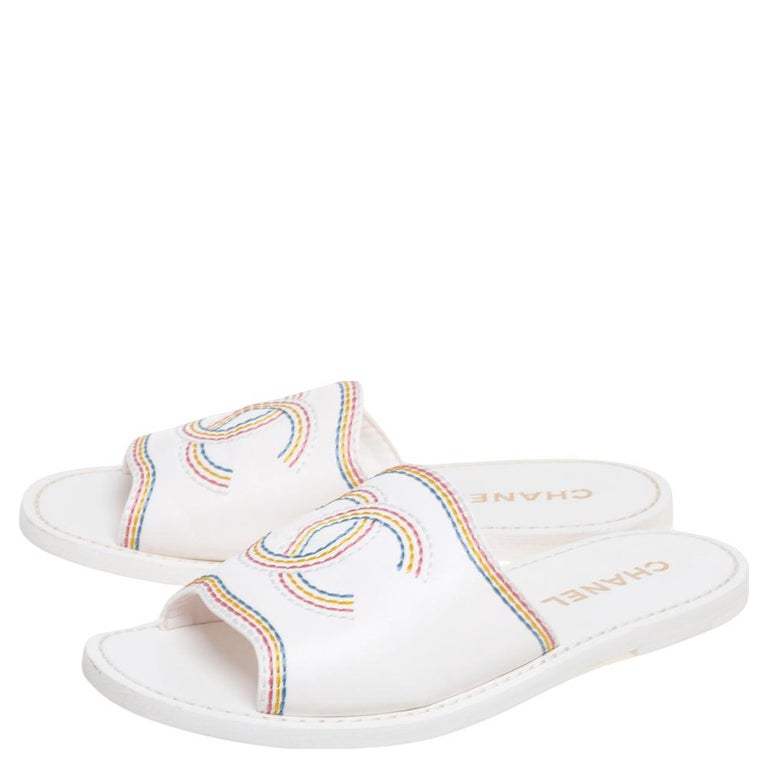 Chanel White Leather CC Logo Slides Size 37 at 1stDibs | chanel slides