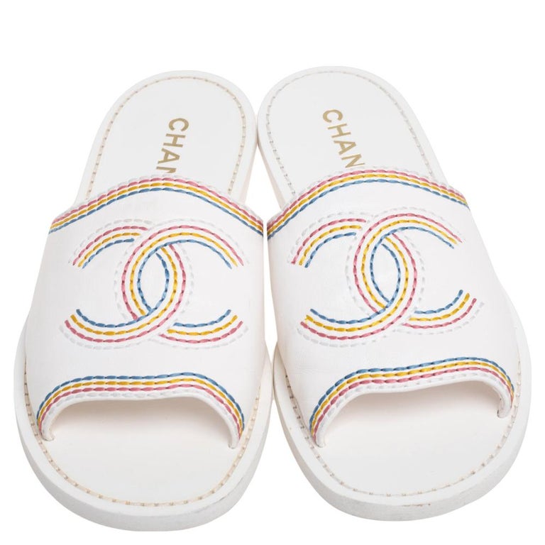 Chanel White Leather CC Logo Slides Size 37 at 1stDibs | chanel slides