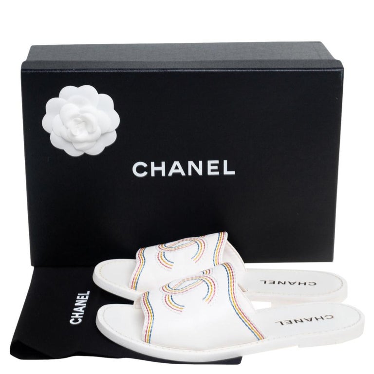 Chanel White Leather CC Logo Slides Size 37 at 1stDibs | chanel slides