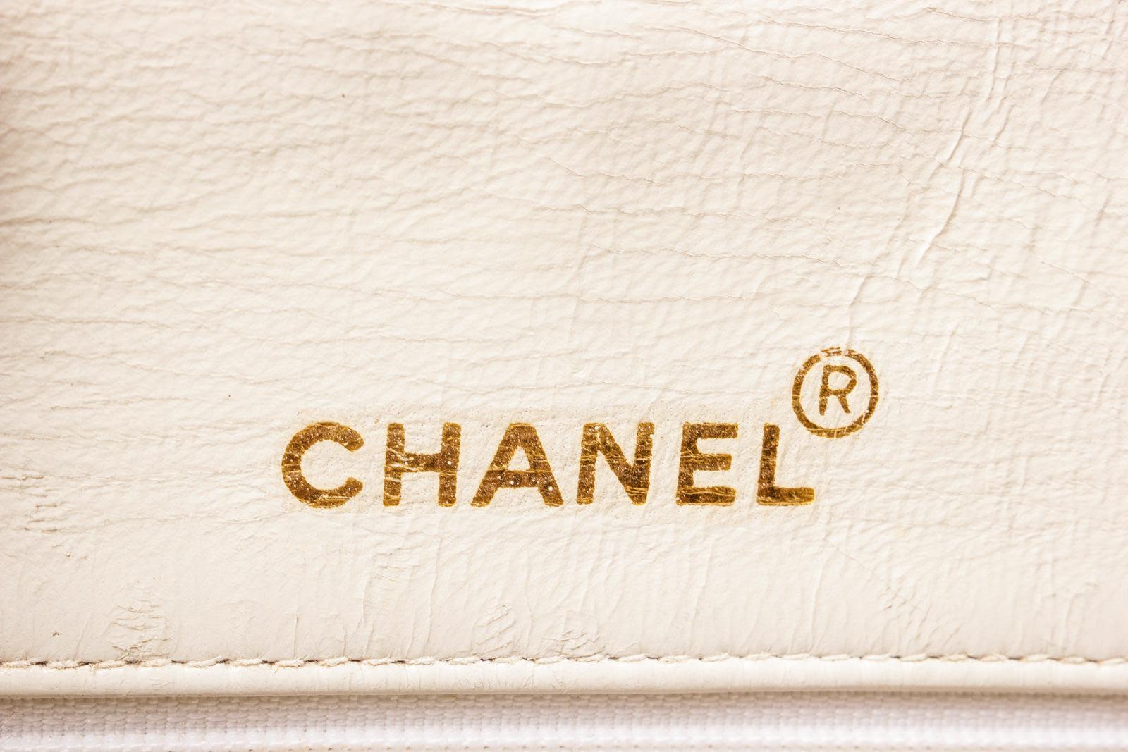Chanel White Leather Mini Square Flap Shoulder Bag For Sale at 1stDibs ...