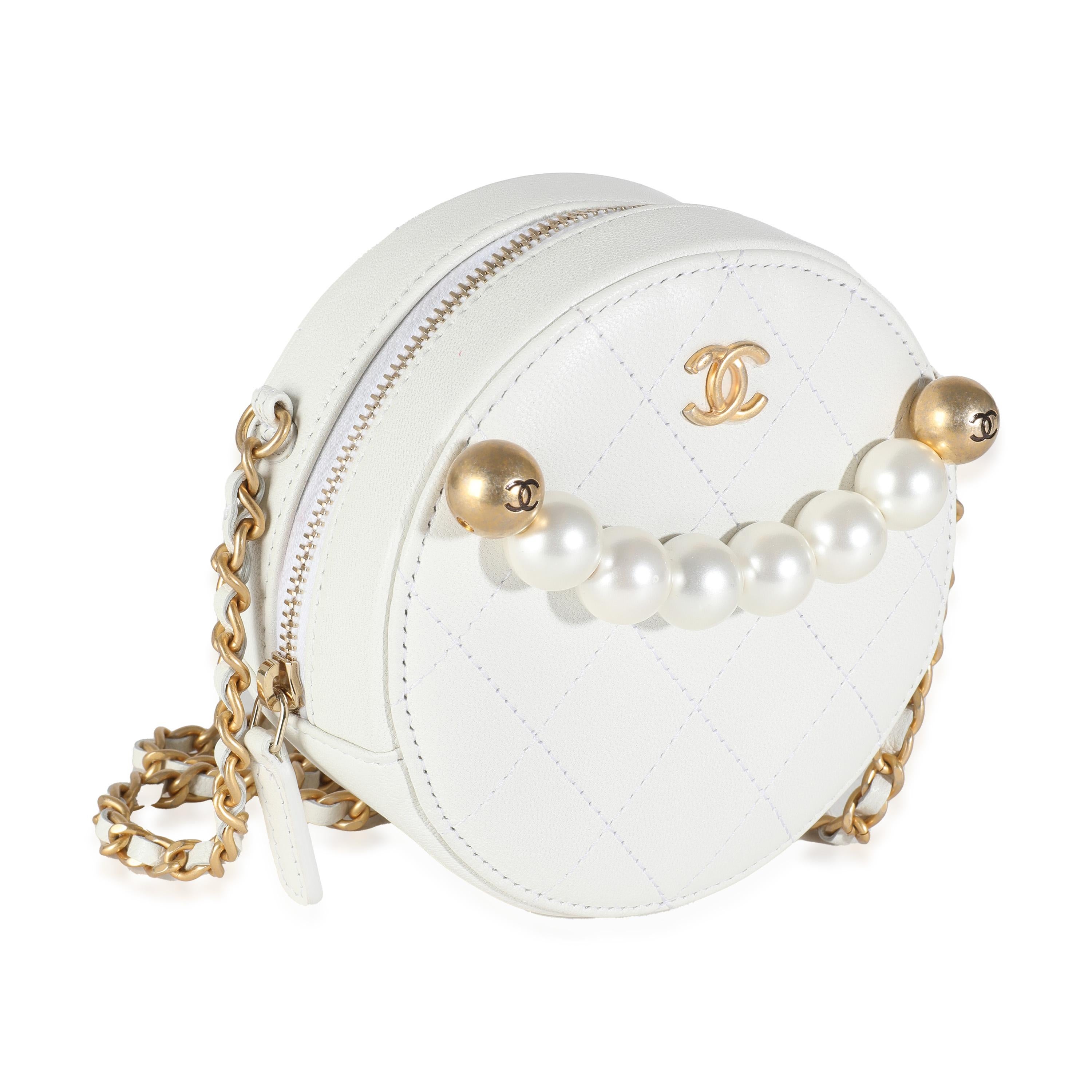 Chanel White Quilted Lambskin Pearl Round Clutch With Chain For Sale at ...