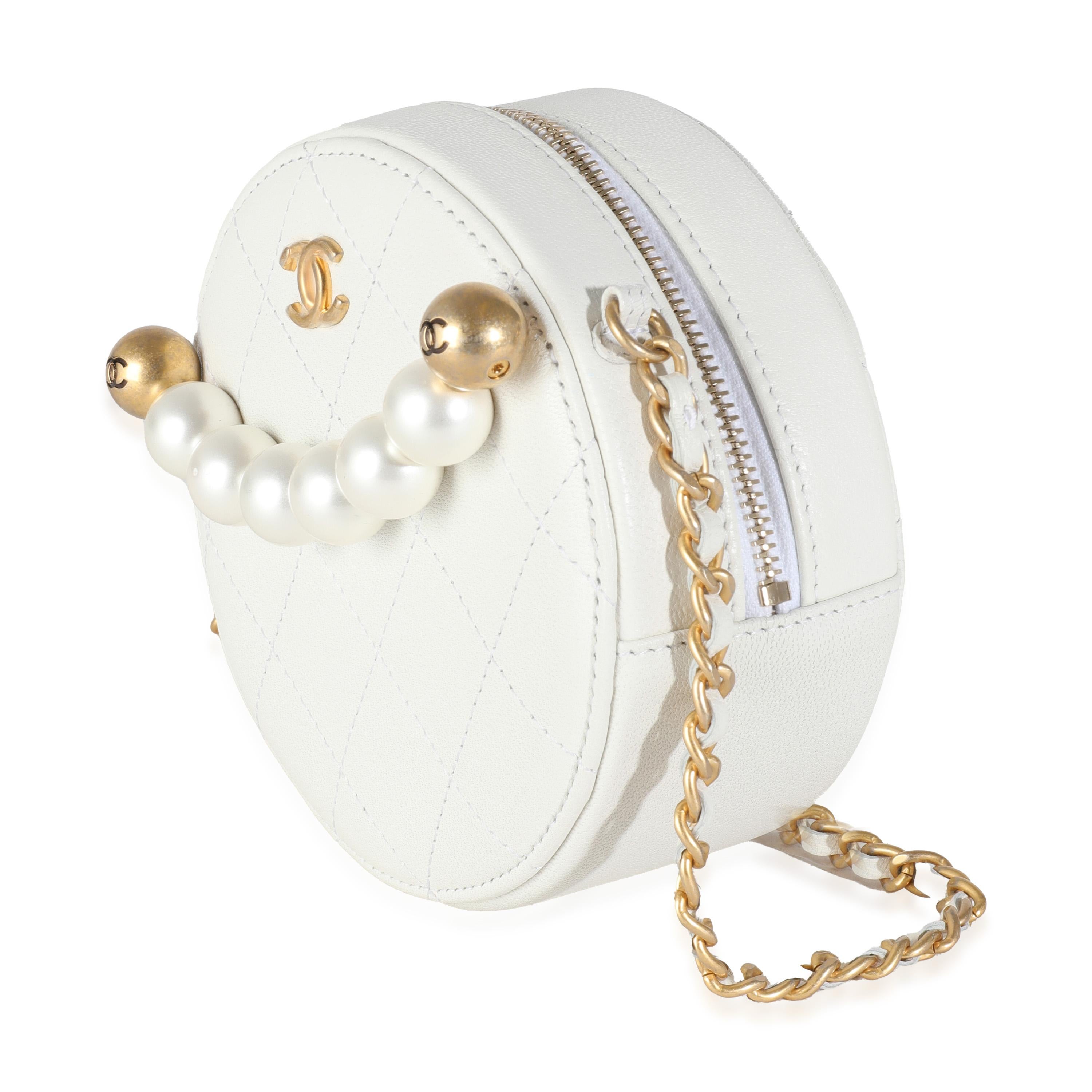 Chanel White Quilted Lambskin Pearl Round Clutch With Chain For Sale at ...