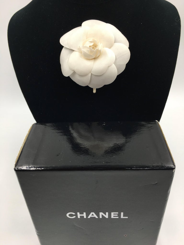 Chanel White Silk Camellia Brooch at 1stDibs | chanel white camellia brooch