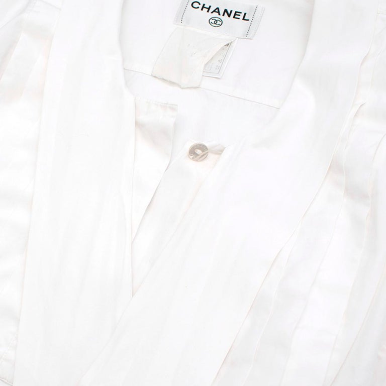 Chanel White Sleeveless Shirt Top - Size Small For Sale at 1stDibs