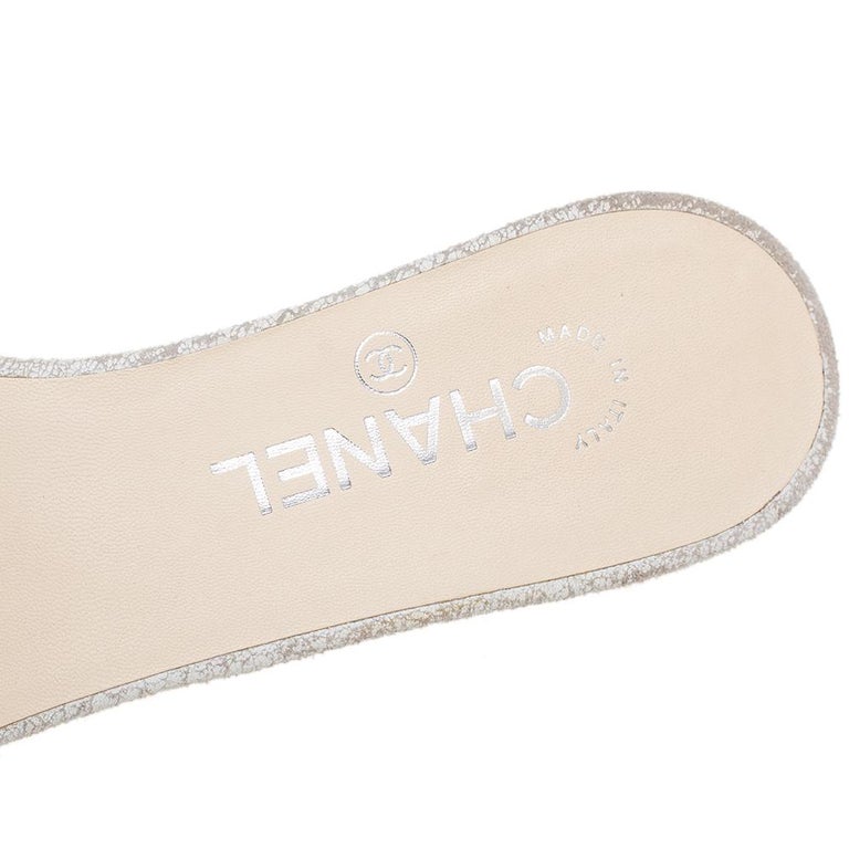 Chanel White Texture Leather Camellia Embellished CC Flat Slides Size ...
