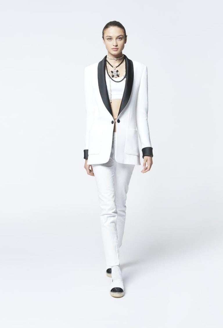 CHANEL white viscose 2018 18P CREPE TUXEDO Blazer Jacket 36 XS For Sale ...