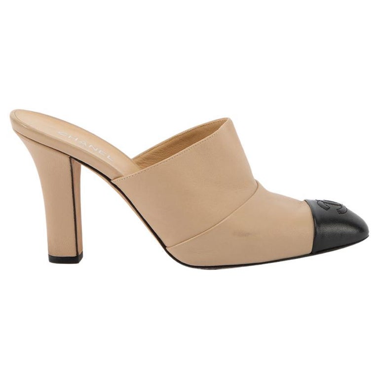 Chanel Women's Beige Two Tone CC Cap Toe Mule For Sale at 1stDibs