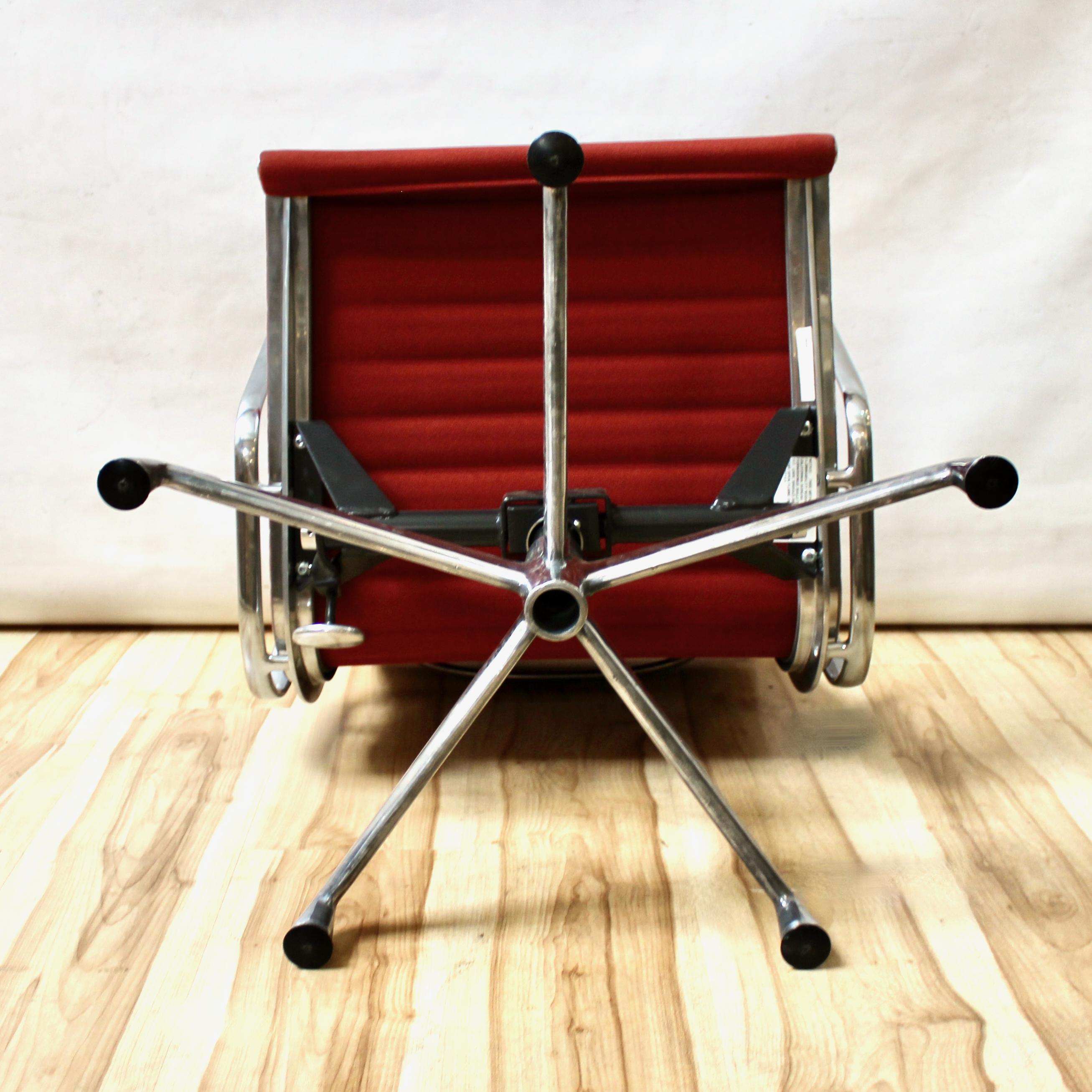 Charles and Ray Eames Aluminum Group Management Desk Chair For Sale at ...