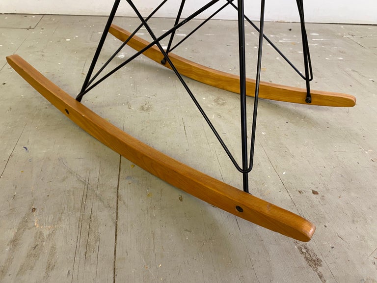Charles and Ray Eames Original RAR Rocking Chair 1961 For Sale at 1stDibs