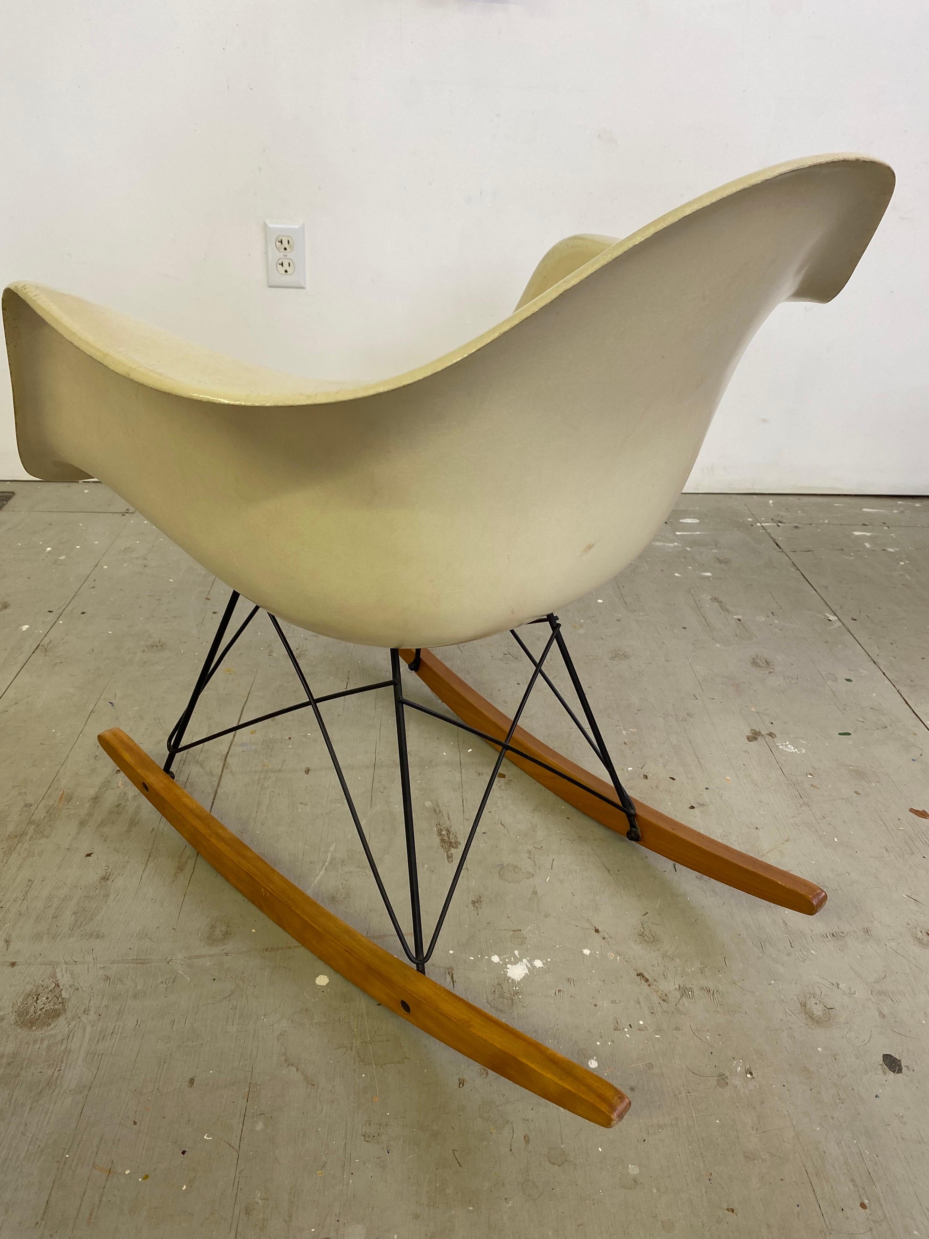 Charles and Ray Eames Original RAR Rocking Chair 1961 For Sale at ...