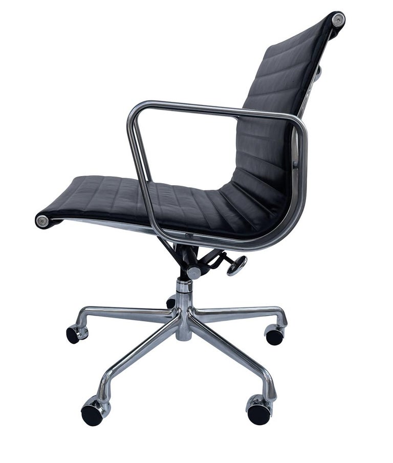 Pair Charles Eames for Herman Miller Aluminum Group Office Chair Black ...
