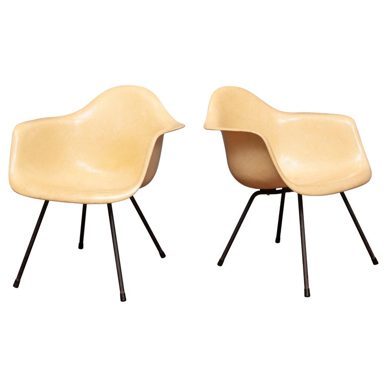 Charles Eames MAX Armshell Lounge Chairs For Sale at 1stDibs