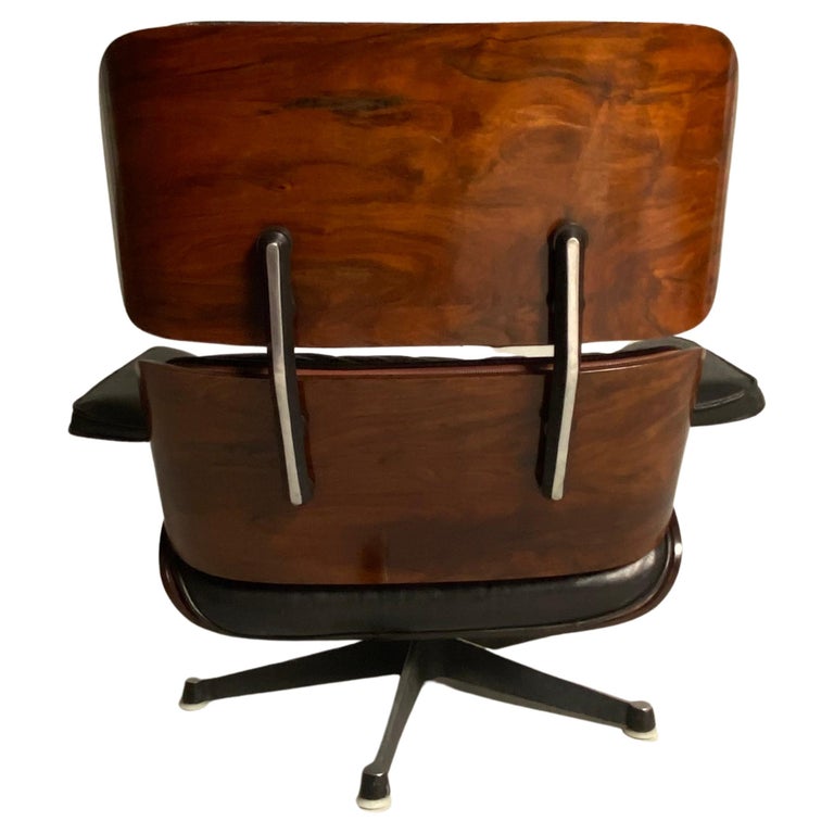 Charles Eames, Lounge Chair in black leather by Herman Miller For Sale ...