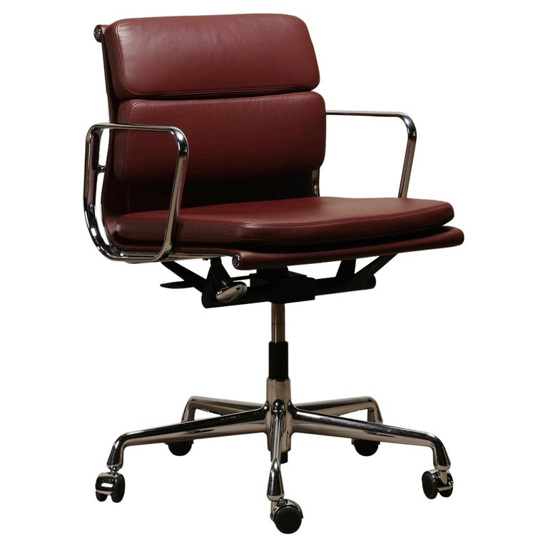 Charles and Ray Eames EA217 Office Chair in Brandy Leather and Chrome ...