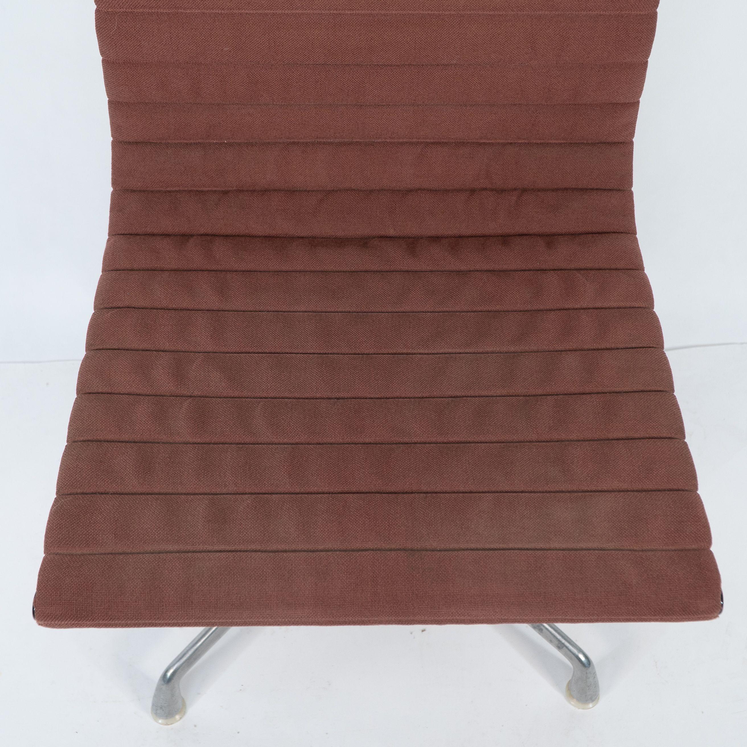 Charles and Ray Eames for Herman Miller. An swivel aluminium revolving ...