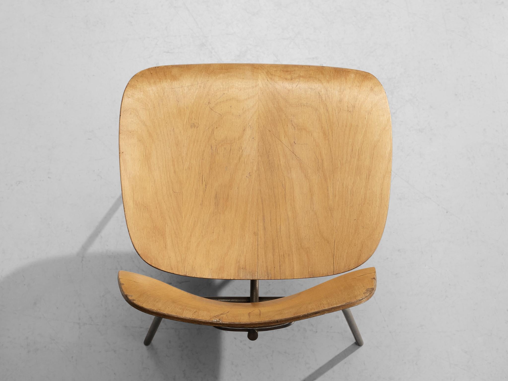 Charles and Ray Eames for Herman Miller Classic 'DCM' Chair For Sale at ...