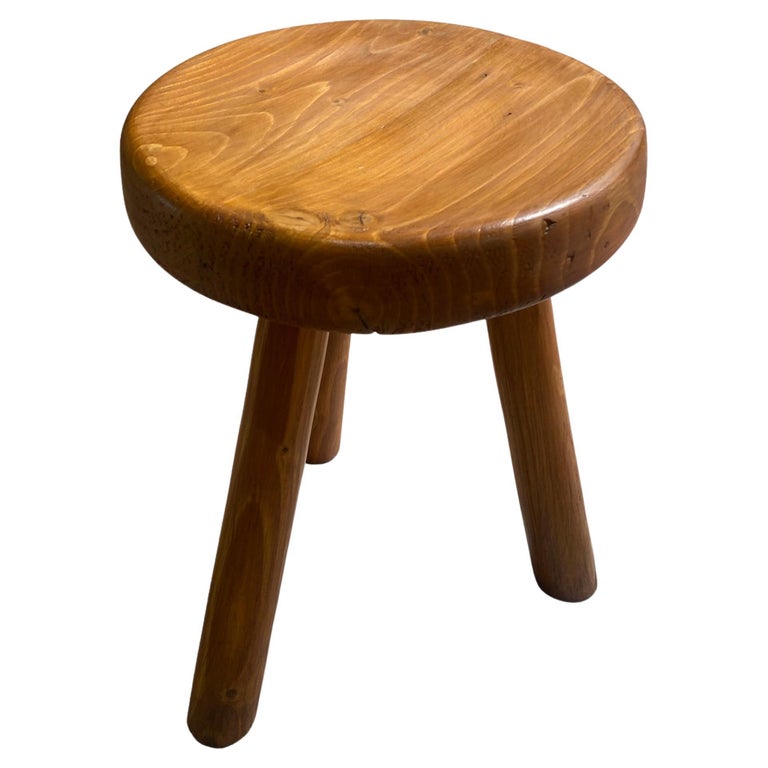 Le tabouret en pin Massue de Charlotte Perriand, 1966 En vente sur 1stDibs