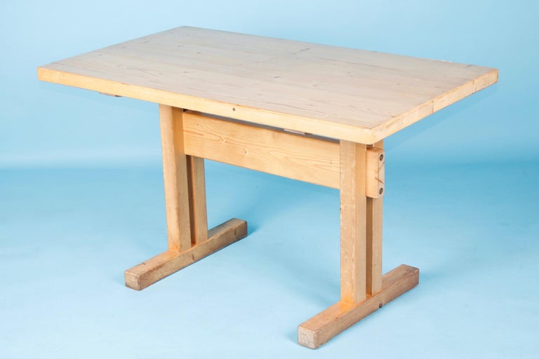 Charlotte Perriand, Table the Arcs 1600, circa 1969 For Sale at 1stDibs