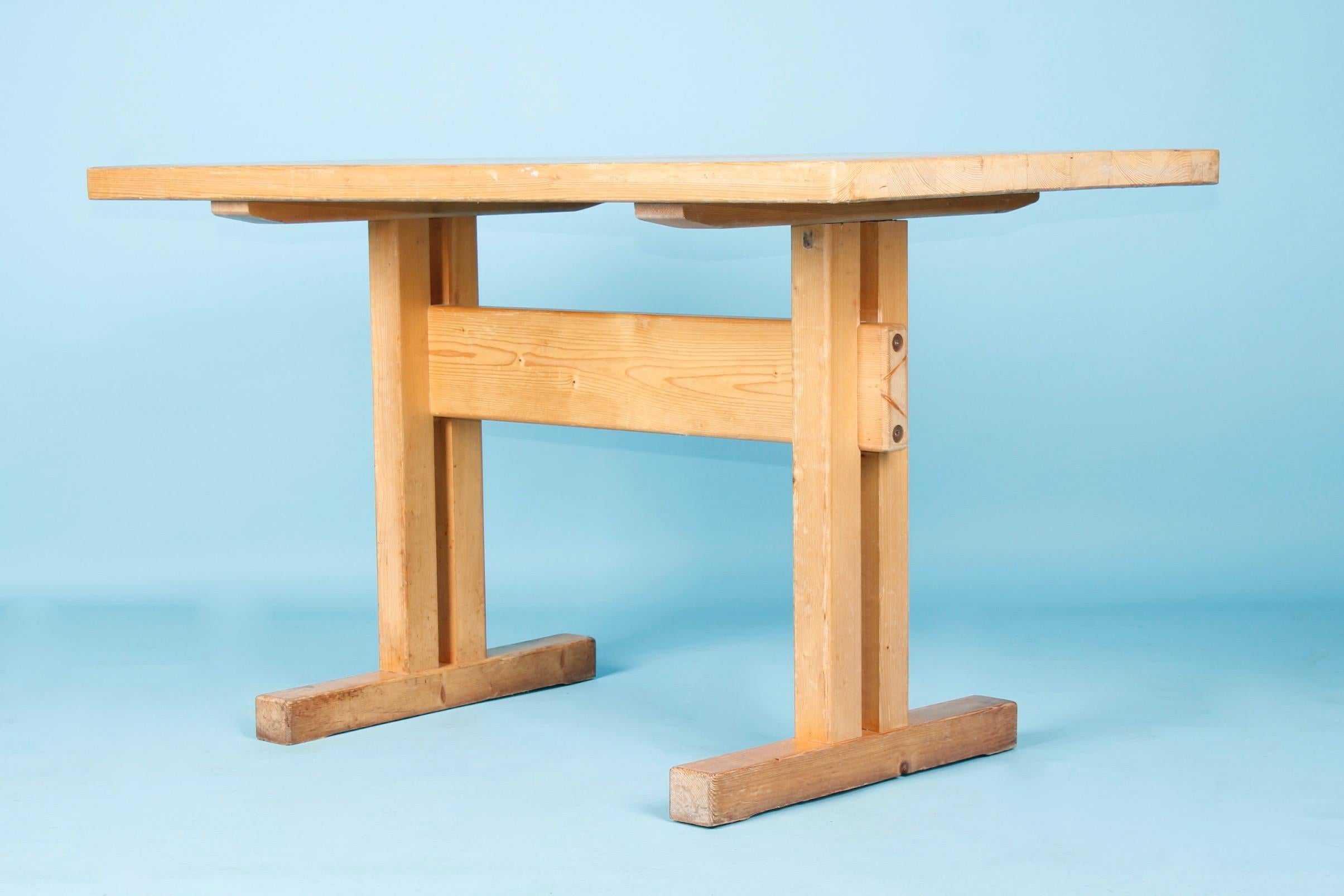 Charlotte Perriand, Table the Arcs 1600, circa 1969 For Sale at 1stDibs