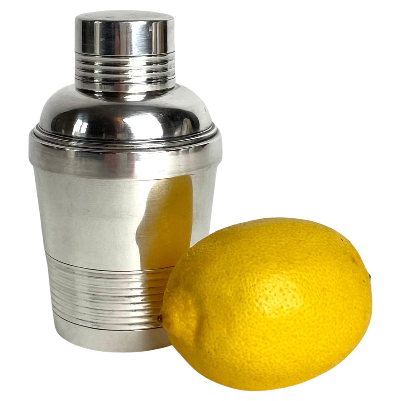 Charming Citrus squeezer designed as a cocktail shaker. Art Deco, 1930s ...