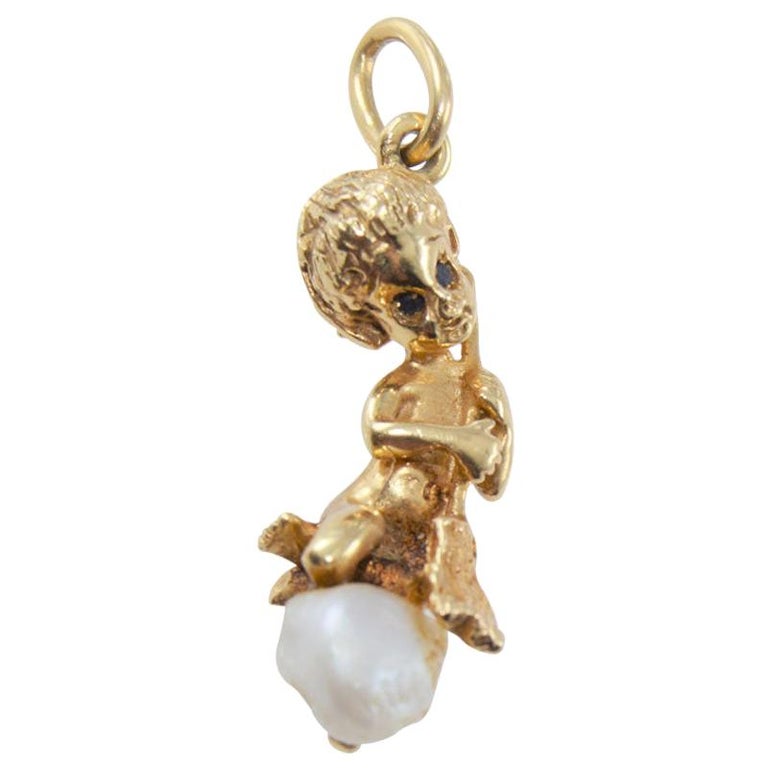 Charming Ruser Cherub Pendant in 14 Karat Gold For Sale at 1stDibs