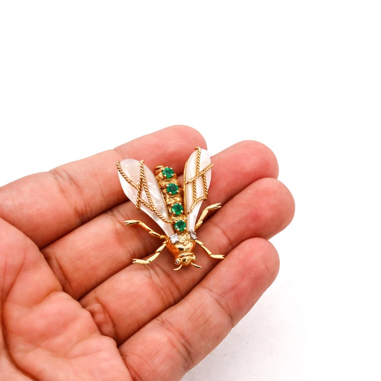 Chaumet Paris 1960 Jeweled Bee Brooch in 18Kt Yellow Gold with Diamonds ...