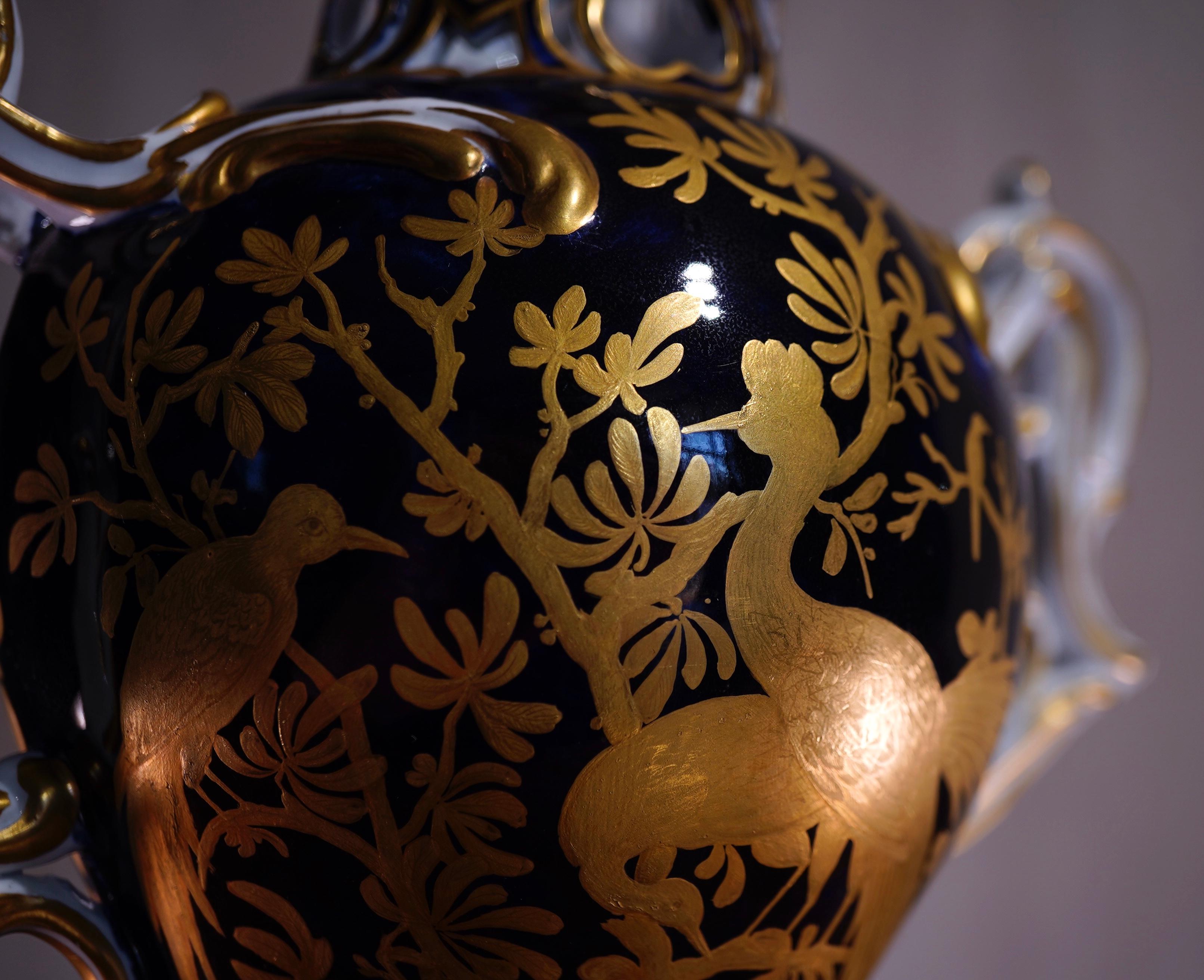 Chelsea Gold Anchor Vase, 'Dudley' Type, circa 1765 For Sale at 1stDibs