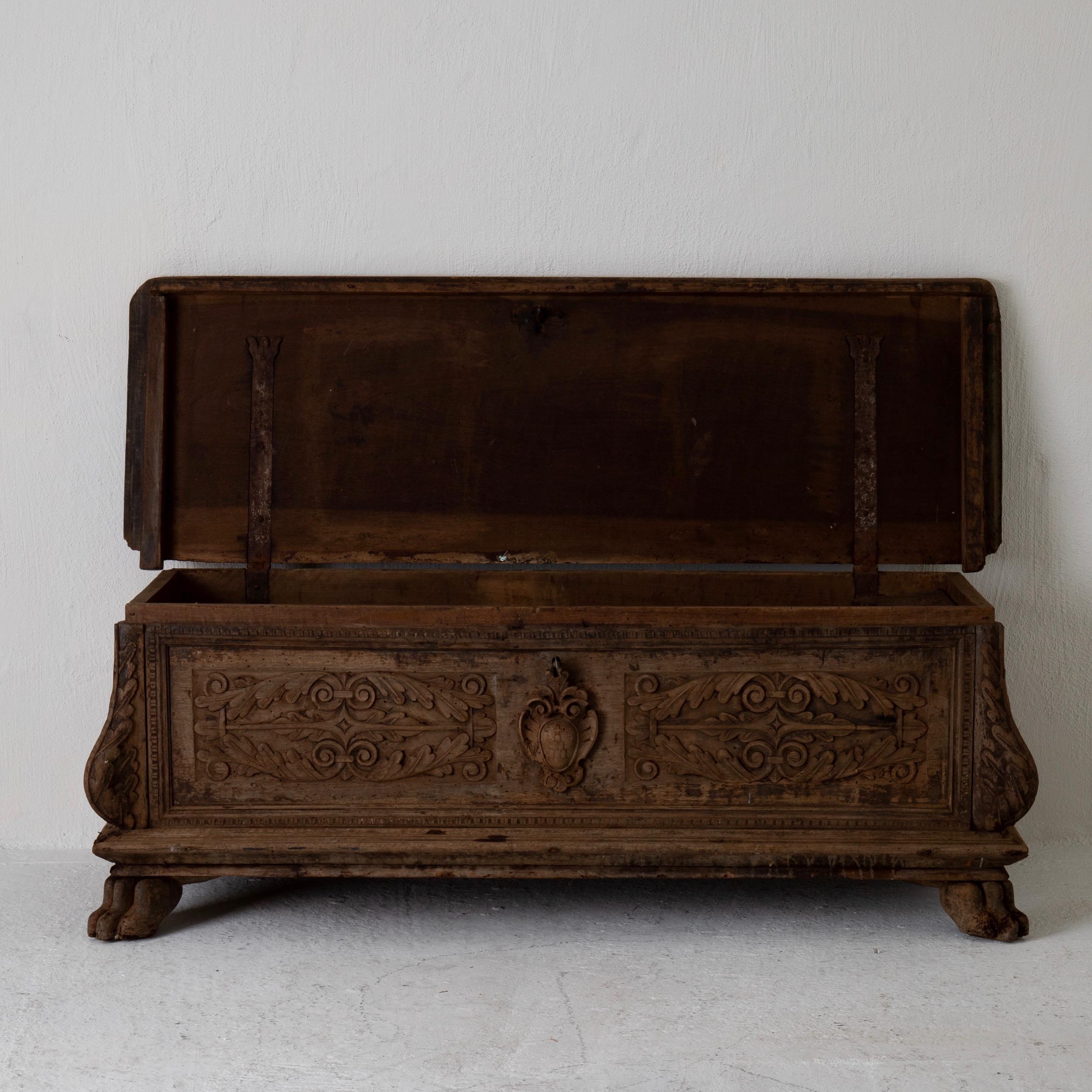 Chest Blanket Cassone Italian Baroque Oak Crest, Italy at 1stDibs