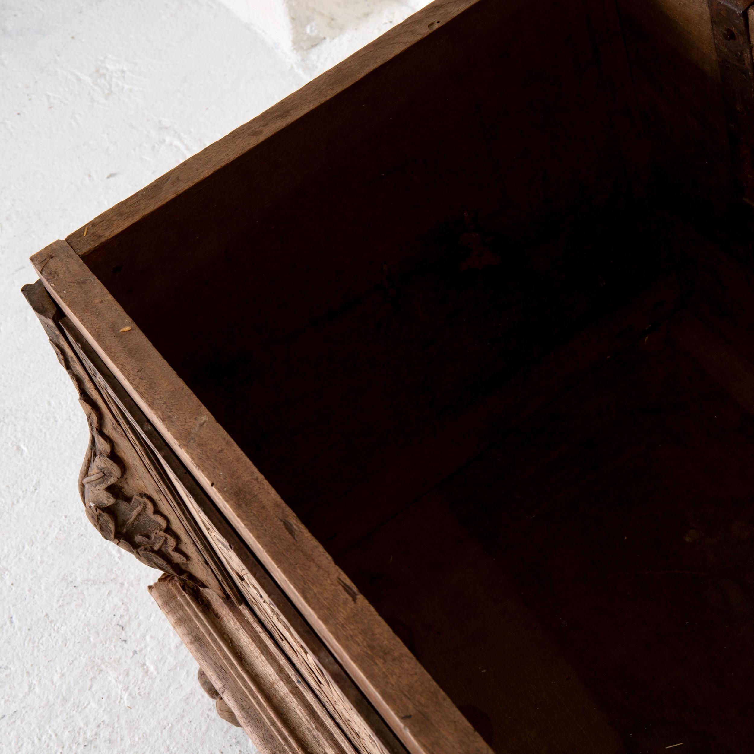 Chest Blanket Cassone Italian Baroque Oak Crest, Italy at 1stDibs