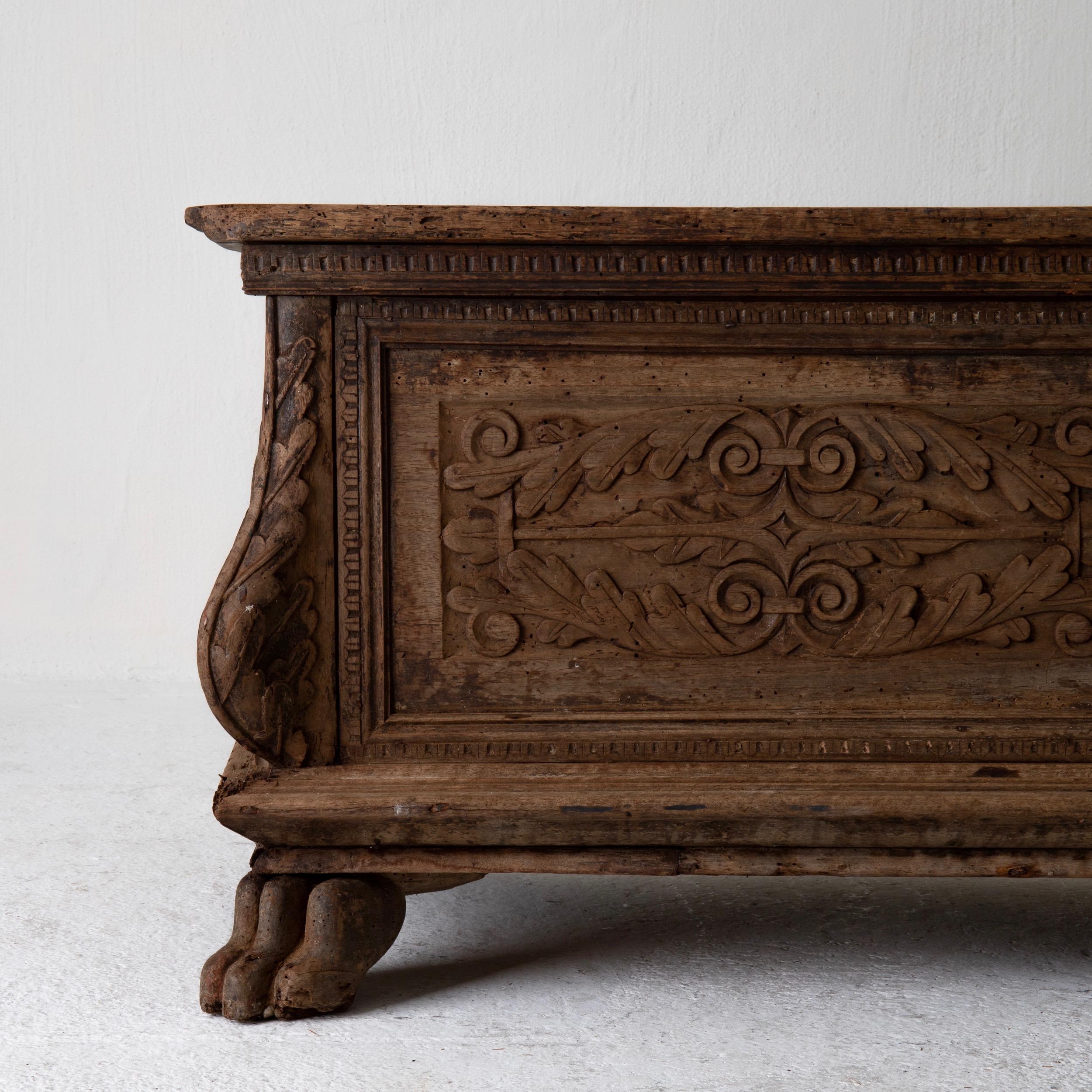 Chest Blanket Cassone Italian Baroque Oak Crest, Italy at 1stDibs