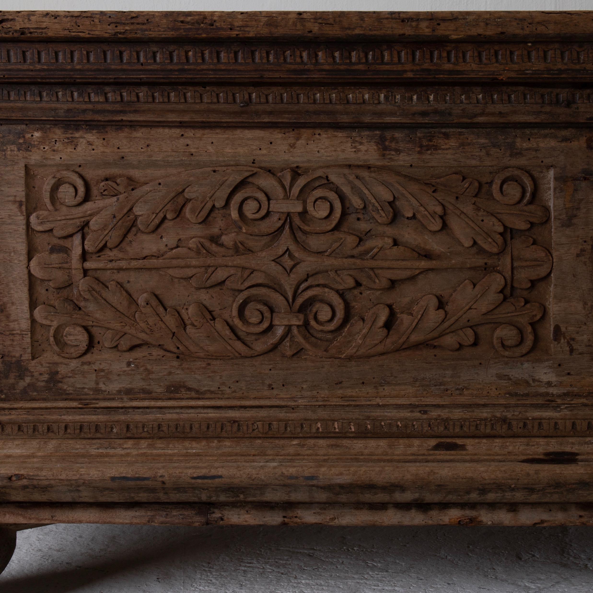 Chest Blanket Cassone Italian Baroque Oak Crest, Italy at 1stDibs
