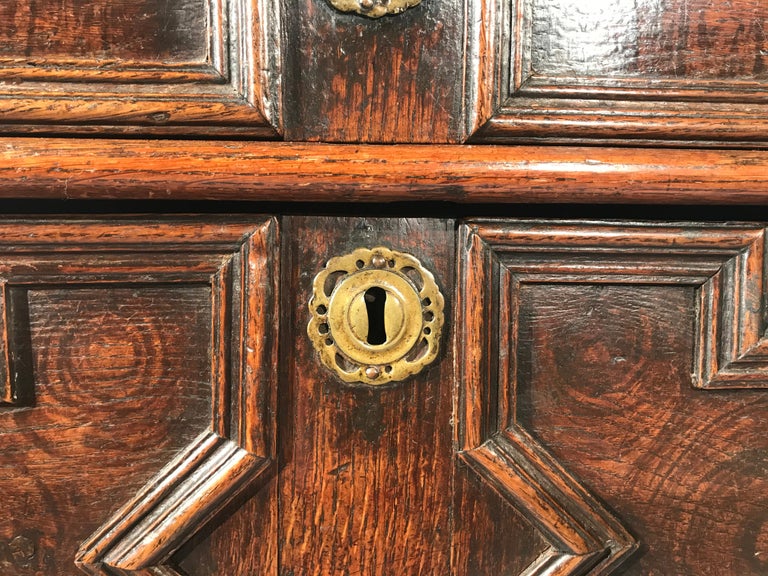 Chest of Drawers Chest Oyster Veneer Decoration Painted English ...