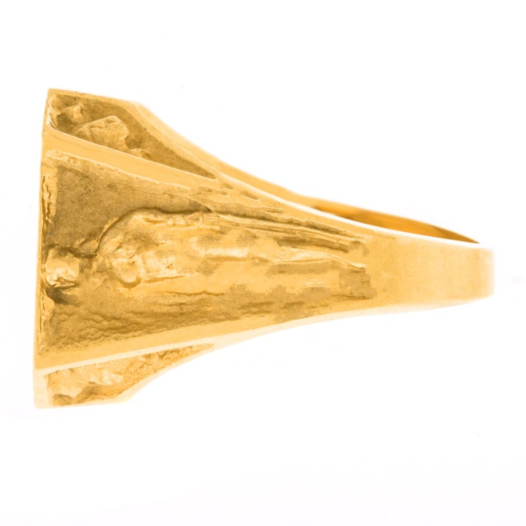 Chic Neoclassical Gold Ring For Sale at 1stDibs