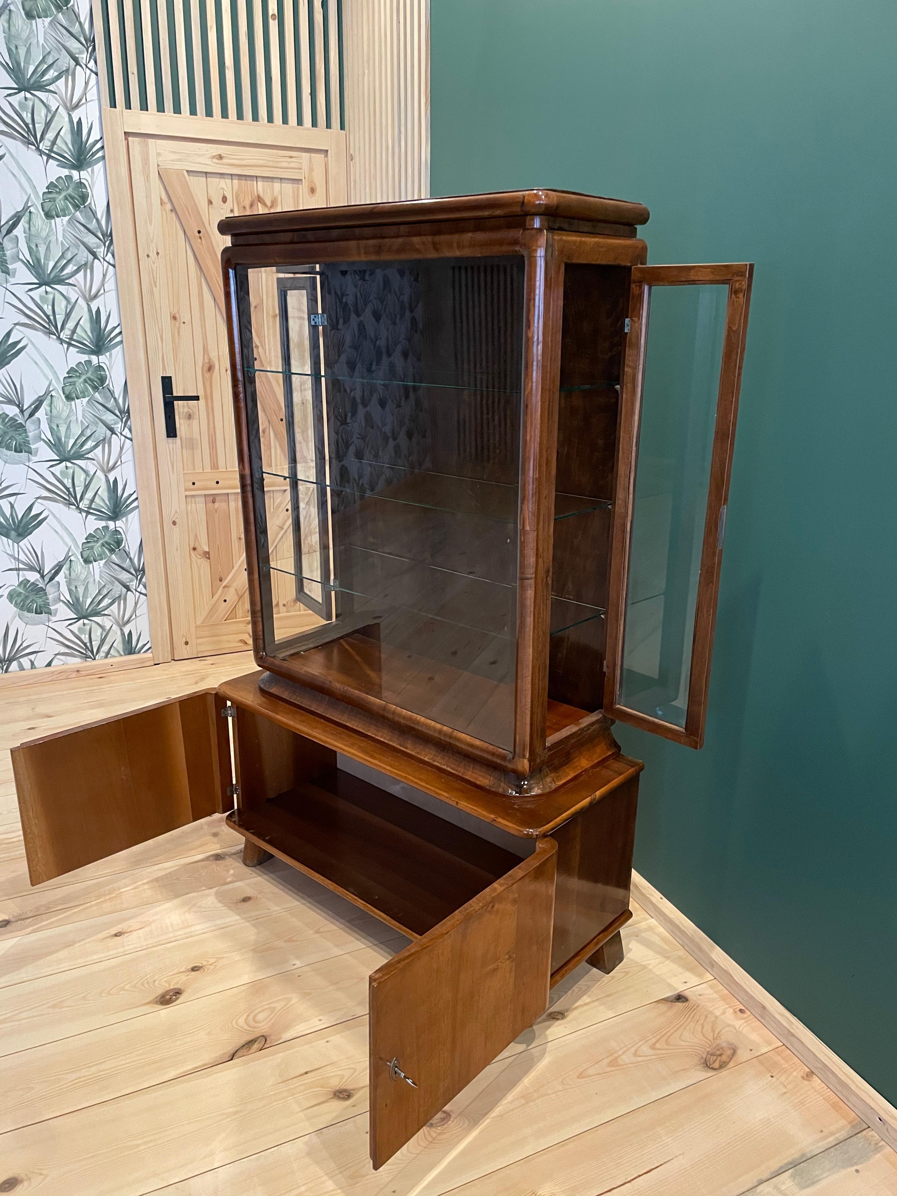 China Closet Art Deco For Sale at 1stDibs