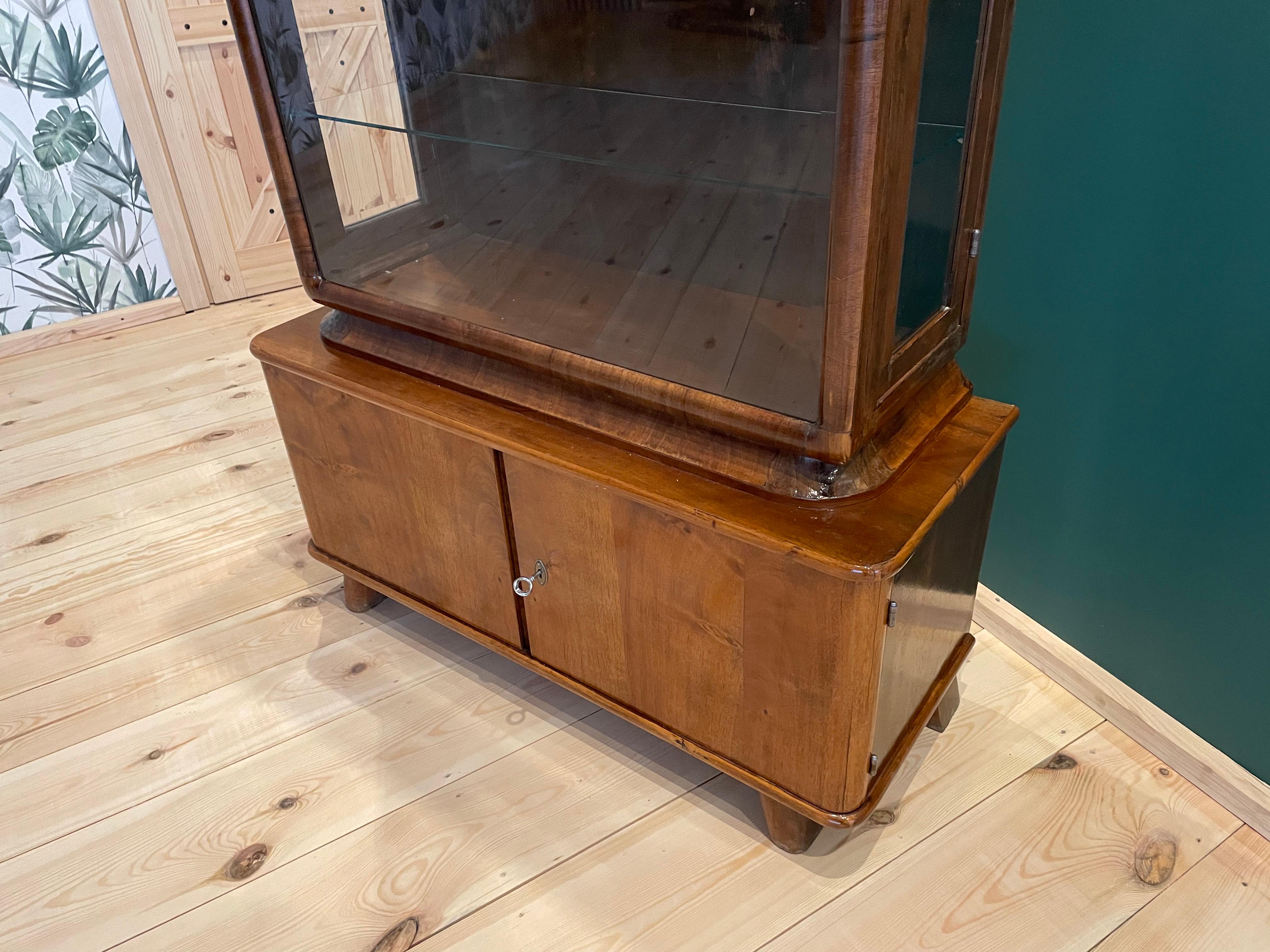 China Closet Art Deco For Sale at 1stDibs